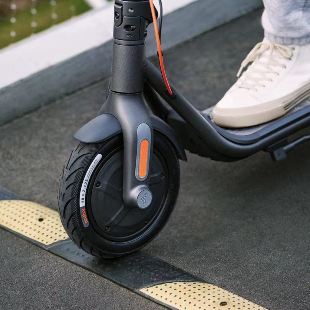 NINEBOT SEGWAY F40 KICKSCOOTER [INTERNATIONAL VERSION] – Mall365.com.my